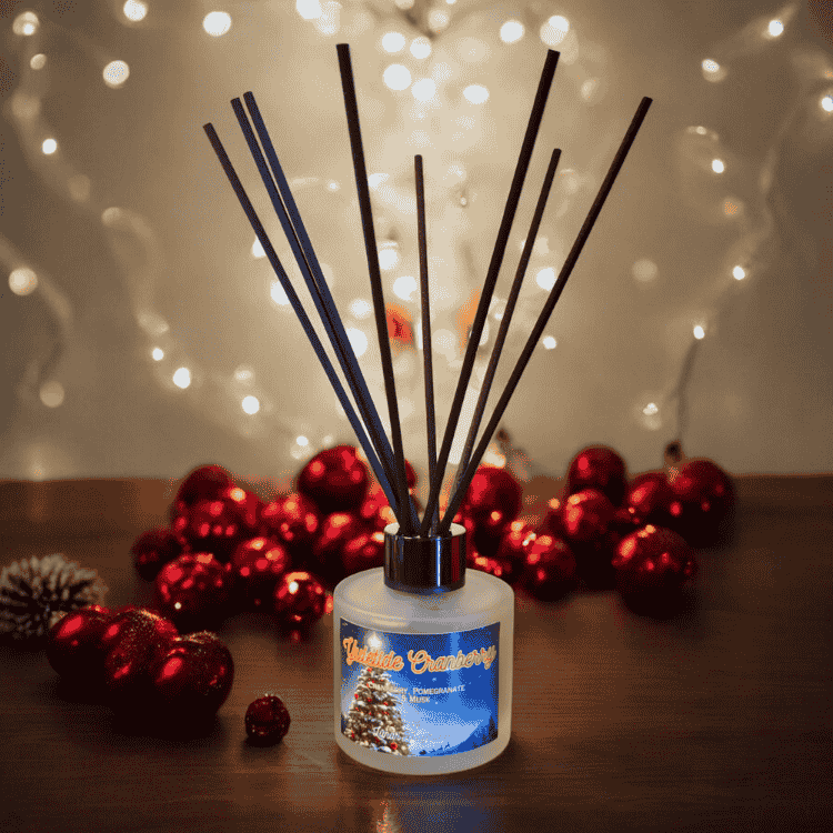 Yuletide Cranberry Reed Diffuser | Christmas Reed Diffuser – Lunar ...